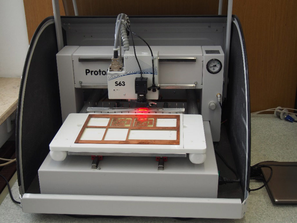 Hardware equipment - Laboratory for Power Electronics - Institute of ...